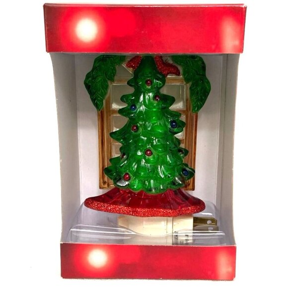 St. Nicholas Square | Holiday | St Nicholas Square Christmas Tree Night ...